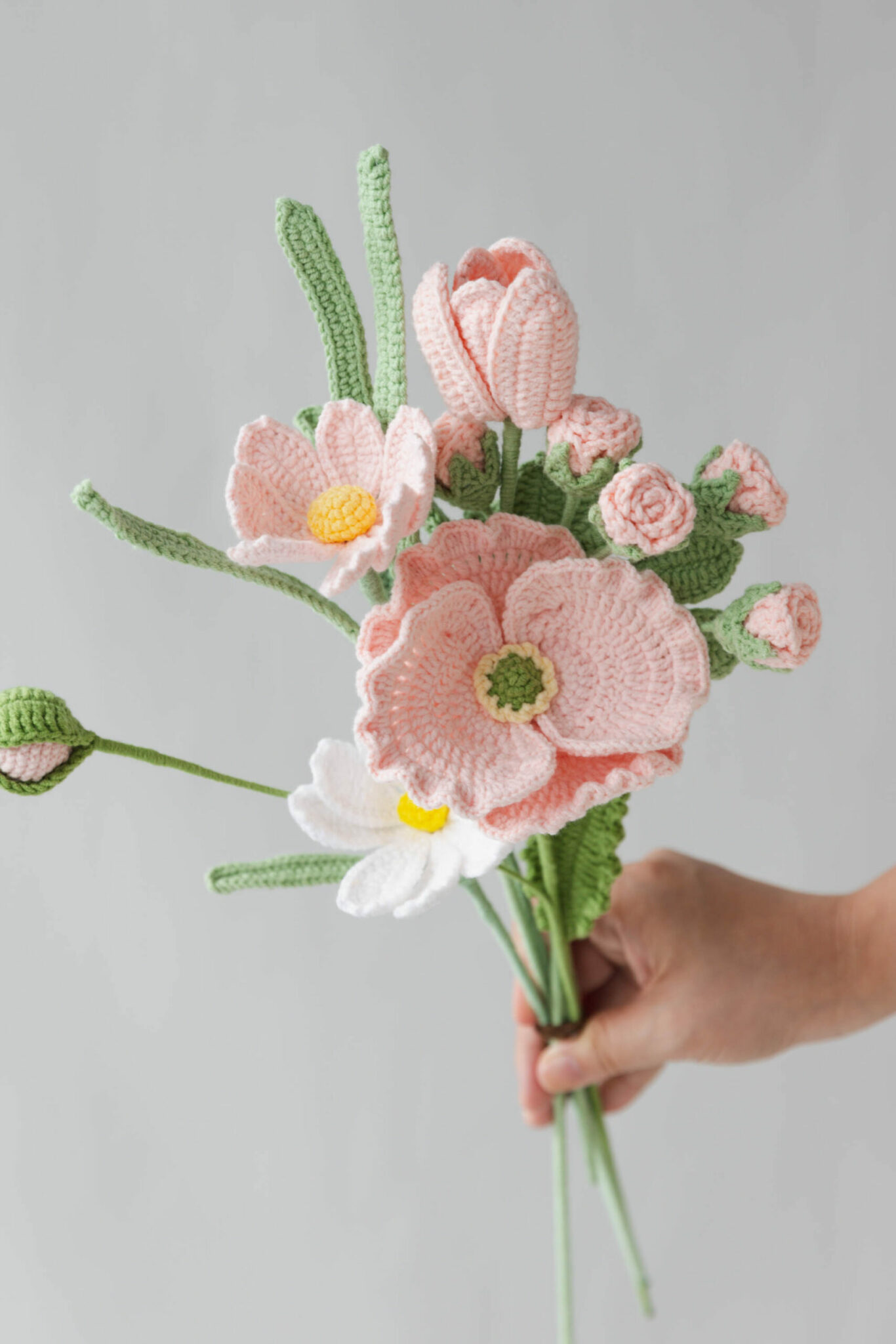 30 Free Realistic Crochet Flower Patterns + Video Tutorials